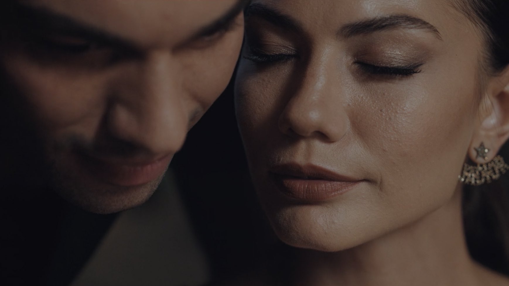 Love Tactics: Demet Özdemir parla della commedia sentimentale di ...